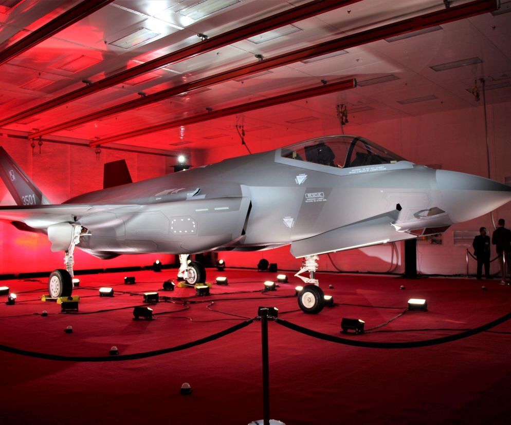 Polskie F-35 "Husarz" z szaro-szarą szachownicą. Prezydent podpisał nowelizację :: Wykop.pl